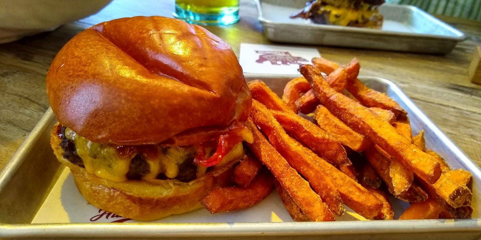 The Hunt for the Best Burger in Valencia | Hundred Burgers | Suitcase ...